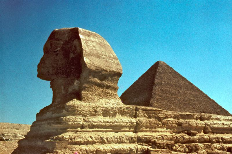 Magyar Múzeumok - A piramisok országában